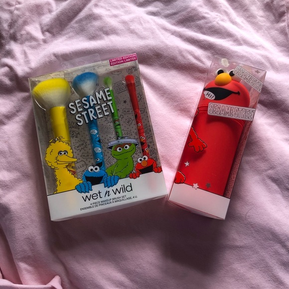 Wet & Wild | Makeup | Nwt Sesame Street Wet Wild Set Of Brushes Elmo ...